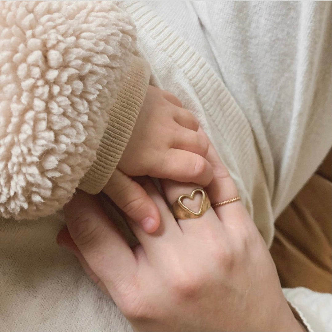 Open Heart Ring | Gold – AMANDA HUNT